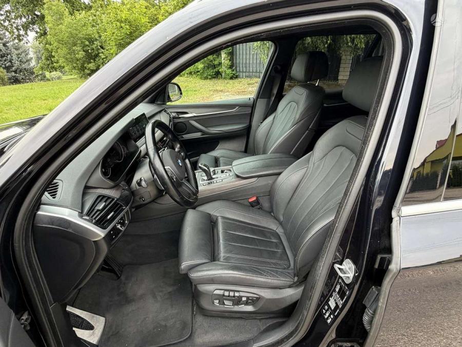 Blue BMW X5 2017 in Kedainiai, with an engine capacity of 2.00 L and mileage of 255 thousand km for 21000 €, photo 15 on AUTOMOTO.COM.LV