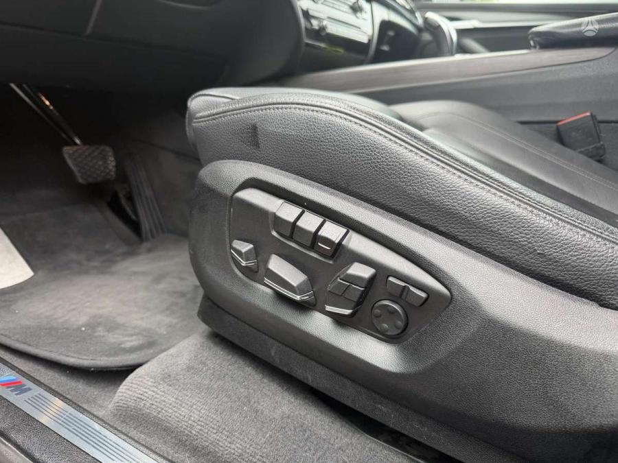 Blue BMW X5 2017 in Kedainiai, with an engine capacity of 2.00 L and mileage of 255 thousand km for 21000 €, photo 19 on AUTOMOTO.COM.LV