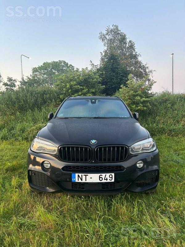 Blue BMW X5 2017 in Riga, with an engine capacity of 3.00 L and mileage of 142 thousand km for 35000 €, photo 1 on AUTOMOTO.COM.LV