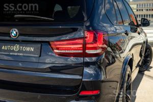 Blue BMW X5 2017 in Riga, with an engine capacity of 3.00 L and mileage of 261 thousand km for 23550 €, photo 7 on AUTOMOTO.COM.LV