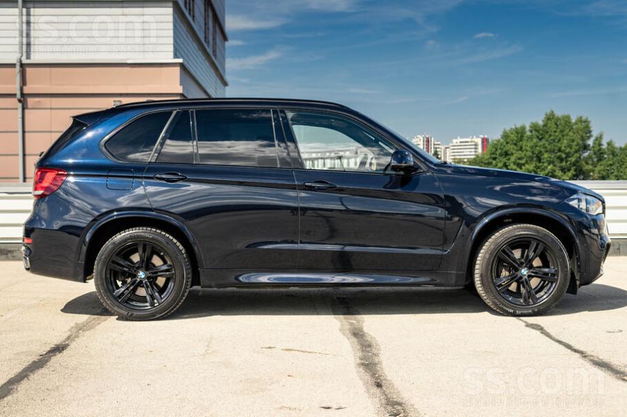 Blue BMW X5 2017 in Riga, with an engine capacity of 3.00 L and mileage of 261 thousand km for 23550 €, photo 8 on AUTOMOTO.COM.LV