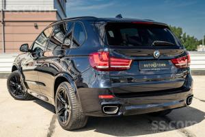 Blue BMW X5 2017 in Riga, with an engine capacity of 3.00 L and mileage of 261 thousand km for 23550 €, photo 11 on AUTOMOTO.COM.LV
