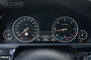Blue BMW X5 2017 in Riga, with an engine capacity of 3.00 L and mileage of 261 thousand km for 23550 €, photo 17 on AUTOMOTO.COM.LV