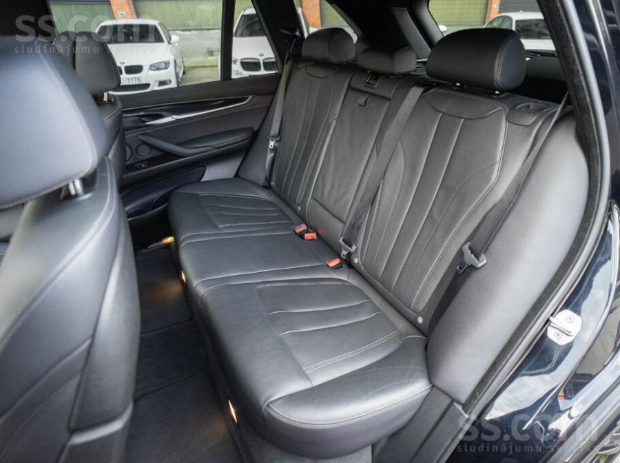 Blue BMW X5 2017 in Riga, with an engine capacity of 3.00 L and mileage of 261 thousand km for 23550 €, photo 33 on AUTOMOTO.COM.LV