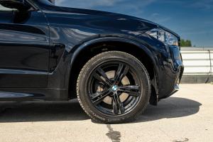 Zils BMW X5 2017 Rīga, ar dzinēja tilpumu 3.00 L un nobraukumu 261 tūkst. km par 23550 €, foto 8 vietnē AUTOMOTO.COM.LV