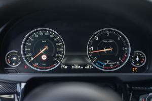 Zils BMW X5 2017 Rīga, ar dzinēja tilpumu 3.00 L un nobraukumu 261 tūkst. km par 23550 €, foto 16 vietnē AUTOMOTO.COM.LV