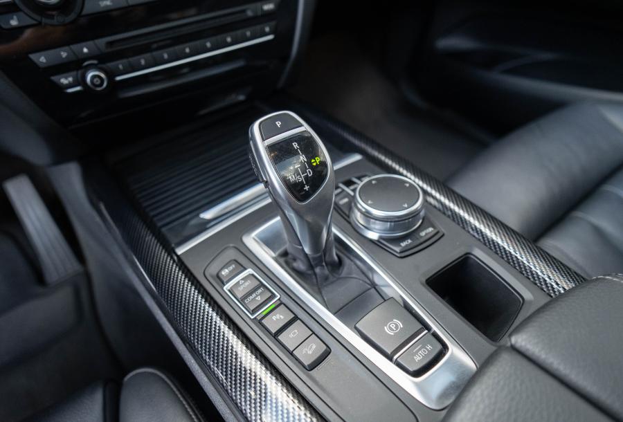Zils BMW X5 2017 Rīga, ar dzinēja tilpumu 3.00 L un nobraukumu 261 tūkst. km par 23550 €, foto 25 vietnē AUTOMOTO.COM.LV