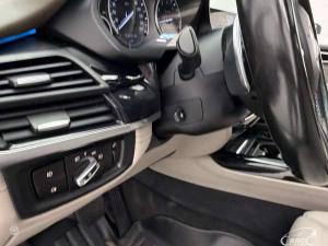 Blue BMW X5 2017 in Vilnius, with an engine capacity of 2.98 L and mileage of 225 thousand km for 19900 €, photo 30 on AUTOMOTO.COM.LV