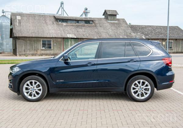 Blue BMW X5 2017 in Cesis, with an engine capacity of 3.00 L and mileage of 269 thousand km for 19550 €, photo 5 on AUTOMOTO.COM.LV