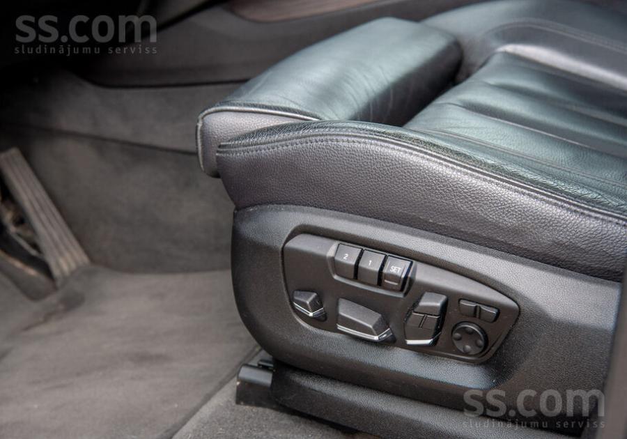 Zils BMW X5 2017 Cēsis, ar dzinēja tilpumu 3.00 L un nobraukumu 269 tūkst. km par 19550 €, foto 19 vietnē AUTOMOTO.COM.LV