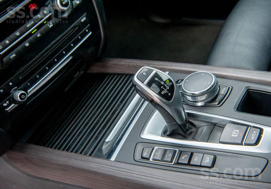 Zils BMW X5 2017 Cēsis, ar dzinēja tilpumu 3.00 L un nobraukumu 269 tūkst. km par 19550 €, foto 21 vietnē AUTOMOTO.COM.LV