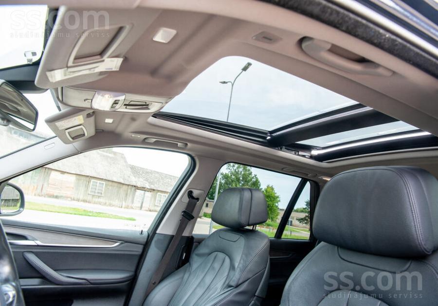 Zils BMW X5 2017 Cēsis, ar dzinēja tilpumu 3.00 L un nobraukumu 269 tūkst. km par 19550 €, foto 24 vietnē AUTOMOTO.COM.LV