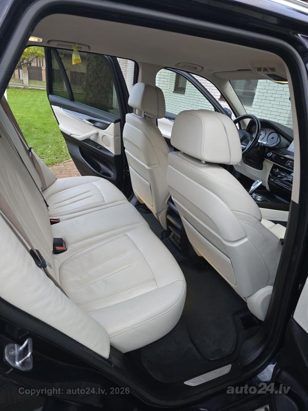 Blue BMW X5 2017 in Tallinn, with an engine capacity of 3.00 L and mileage of 267 thousand km for 20000 €, photo 8 on AUTOMOTO.COM.LV