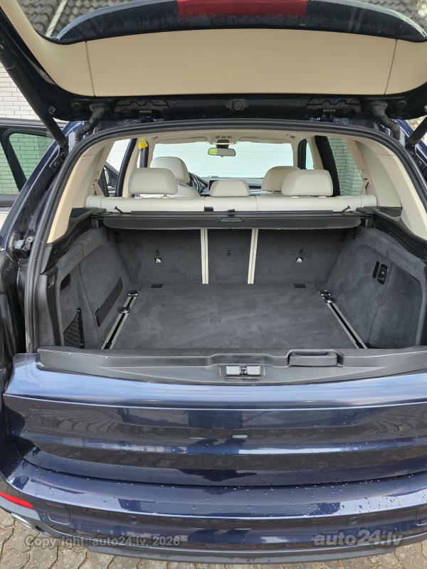 Blue BMW X5 2017 in Tallinn, with an engine capacity of 3.00 L and mileage of 267 thousand km for 20000 €, photo 9 on AUTOMOTO.COM.LV