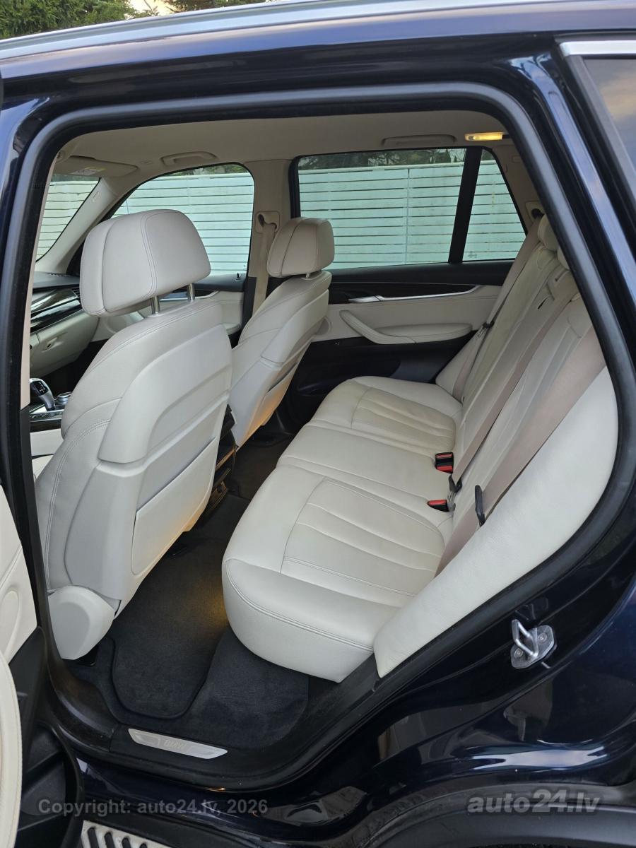 Zils BMW X5 2017 Tallina, ar dzinēja tilpumu 3.00 L un nobraukumu 267 tūkst. km par 20000 €, foto 12 vietnē AUTOMOTO.COM.LV