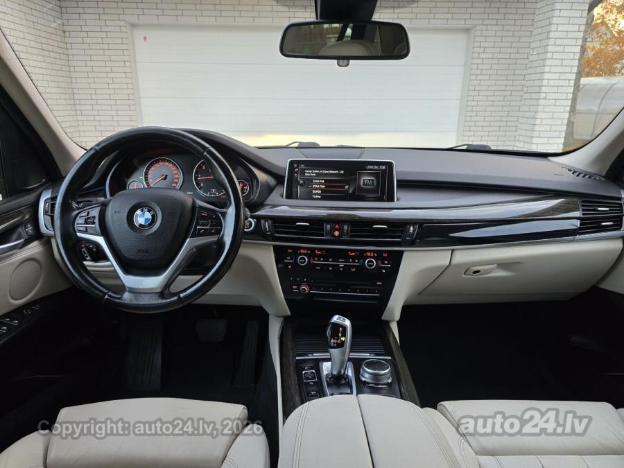 Zils BMW X5 2017 Tallina, ar dzinēja tilpumu 3.00 L un nobraukumu 267 tūkst. km par 20000 €, foto 17 vietnē AUTOMOTO.COM.LV