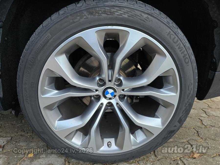 Zils BMW X5 2017 Tallina, ar dzinēja tilpumu 3.00 L un nobraukumu 267 tūkst. km par 20000 €, foto 20 vietnē AUTOMOTO.COM.LV