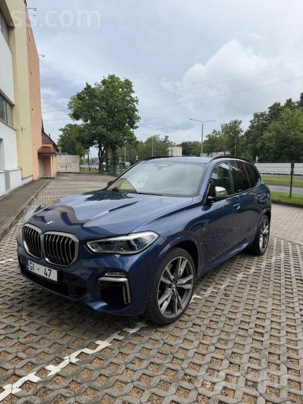 Blue BMW X5 2018 in Riga, with an engine capacity of 3.00 L and mileage of 99 thousand km for 42000 €, photo 1 on AUTOMOTO.COM.LV