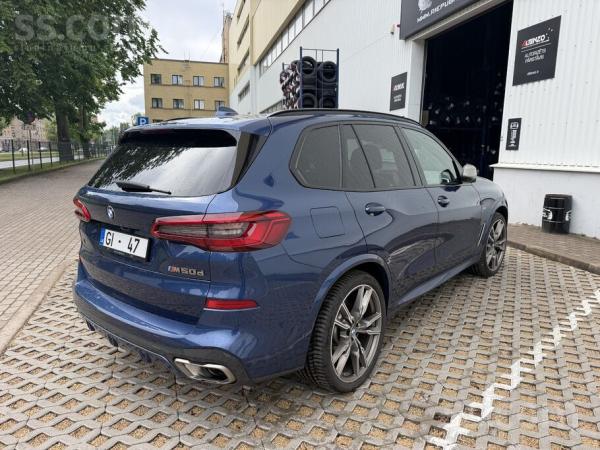 Blue BMW X5 2018 in Riga, with an engine capacity of 3.00 L and mileage of 99 thousand km for 42000 €, photo 3 on AUTOMOTO.COM.LV