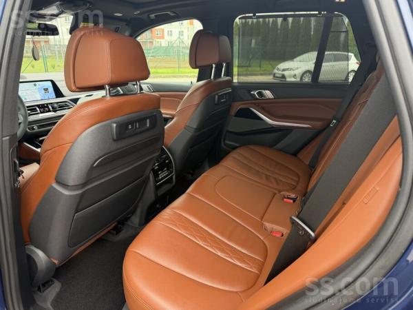 Blue BMW X5 2018 in Riga, with an engine capacity of 3.00 L and mileage of 99 thousand km for 42000 €, photo 9 on AUTOMOTO.COM.LV
