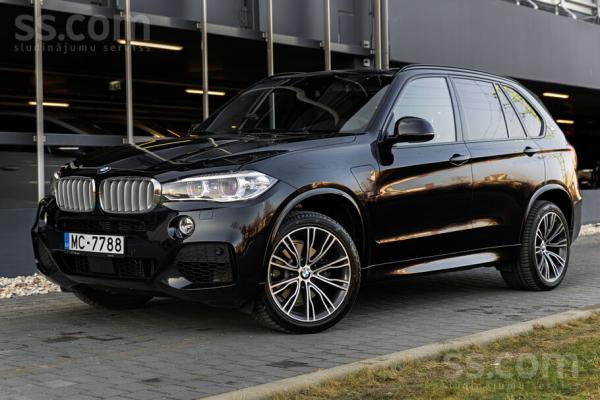 Blue BMW X5 2018 in Riga, with an engine capacity of 2.00 L and mileage of 147 thousand km for 24800 €, photo 2 on AUTOMOTO.COM.LV