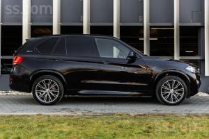 Blue BMW X5 2018 in Riga, with an engine capacity of 2.00 L and mileage of 147 thousand km for 24800 €, photo 4 on AUTOMOTO.COM.LV