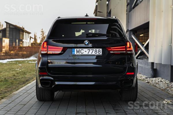 Blue BMW X5 2018 in Riga, with an engine capacity of 2.00 L and mileage of 147 thousand km for 24800 €, photo 4 on AUTOMOTO.COM.LV