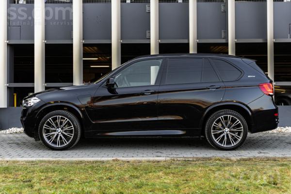 Blue BMW X5 2018 in Riga, with an engine capacity of 2.00 L and mileage of 147 thousand km for 24800 €, photo 5 on AUTOMOTO.COM.LV