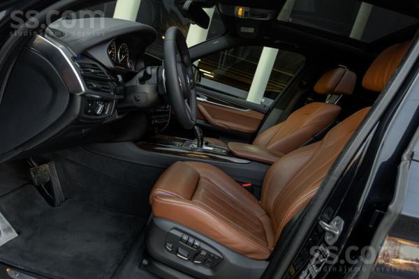 Blue BMW X5 2018 in Riga, with an engine capacity of 2.00 L and mileage of 147 thousand km for 24800 €, photo 10 on AUTOMOTO.COM.LV