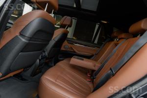 Blue BMW X5 2018 in Riga, with an engine capacity of 2.00 L and mileage of 147 thousand km for 24800 €, photo 16 on AUTOMOTO.COM.LV