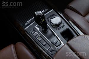 Blue BMW X5 2018 in Riga, with an engine capacity of 2.00 L and mileage of 147 thousand km for 24800 €, photo 30 on AUTOMOTO.COM.LV