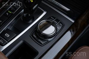 Blue BMW X5 2018 in Riga, with an engine capacity of 2.00 L and mileage of 147 thousand km for 24800 €, photo 31 on AUTOMOTO.COM.LV