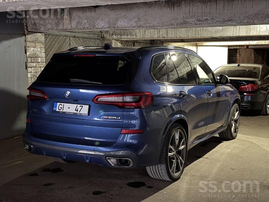 Blue BMW X5 2018 in Riga, with an engine capacity of 3.00 L and mileage of 98 thousand km for 40400 €, photo 1 on AUTOMOTO.COM.LV