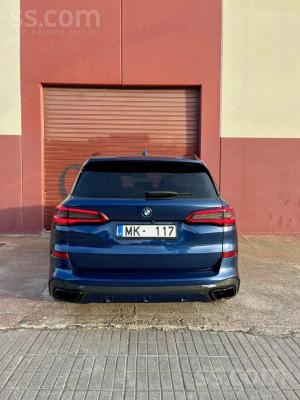 Blue BMW X5 2018 in Riga, with an engine capacity of 3.00 L and mileage of 130 thousand km for 45000 €, photo 3 on AUTOMOTO.COM.LV