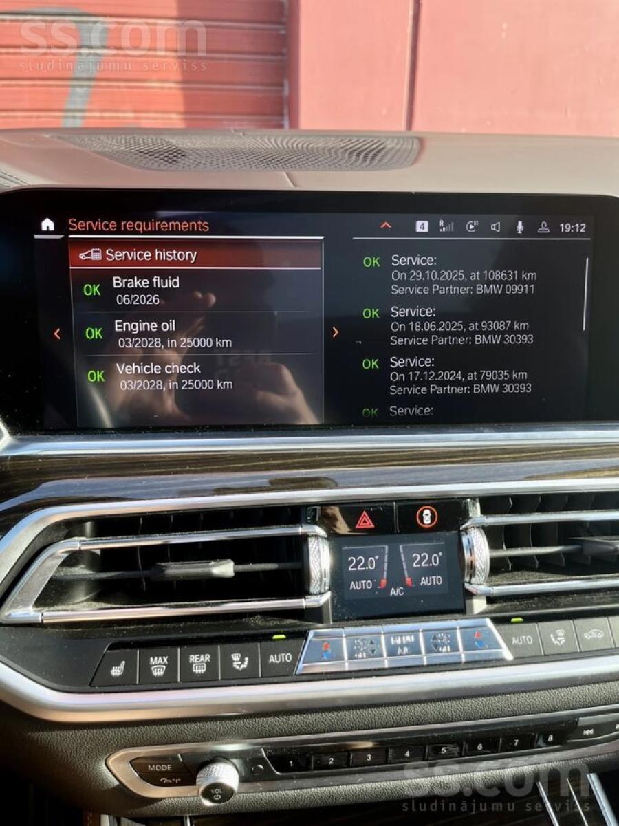 Blue BMW X5 2018 in Riga, with an engine capacity of 3.00 L and mileage of 130 thousand km for 45000 €, photo 14 on AUTOMOTO.COM.LV