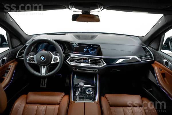 Blue BMW X5 2018 in Riga, with an engine capacity of 3.00 L and mileage of 102 thousand km for 44500 €, photo 4 on AUTOMOTO.COM.LV