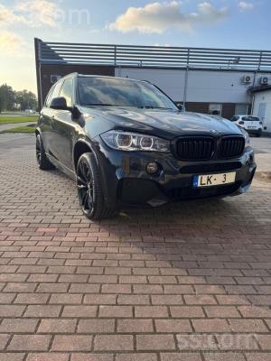 Blue BMW X5 2018 in Aizkraukle, with an engine capacity of 3.00 L and mileage of 219 thousand km for 25000 €, photo 1 on AUTOMOTO.COM.LV