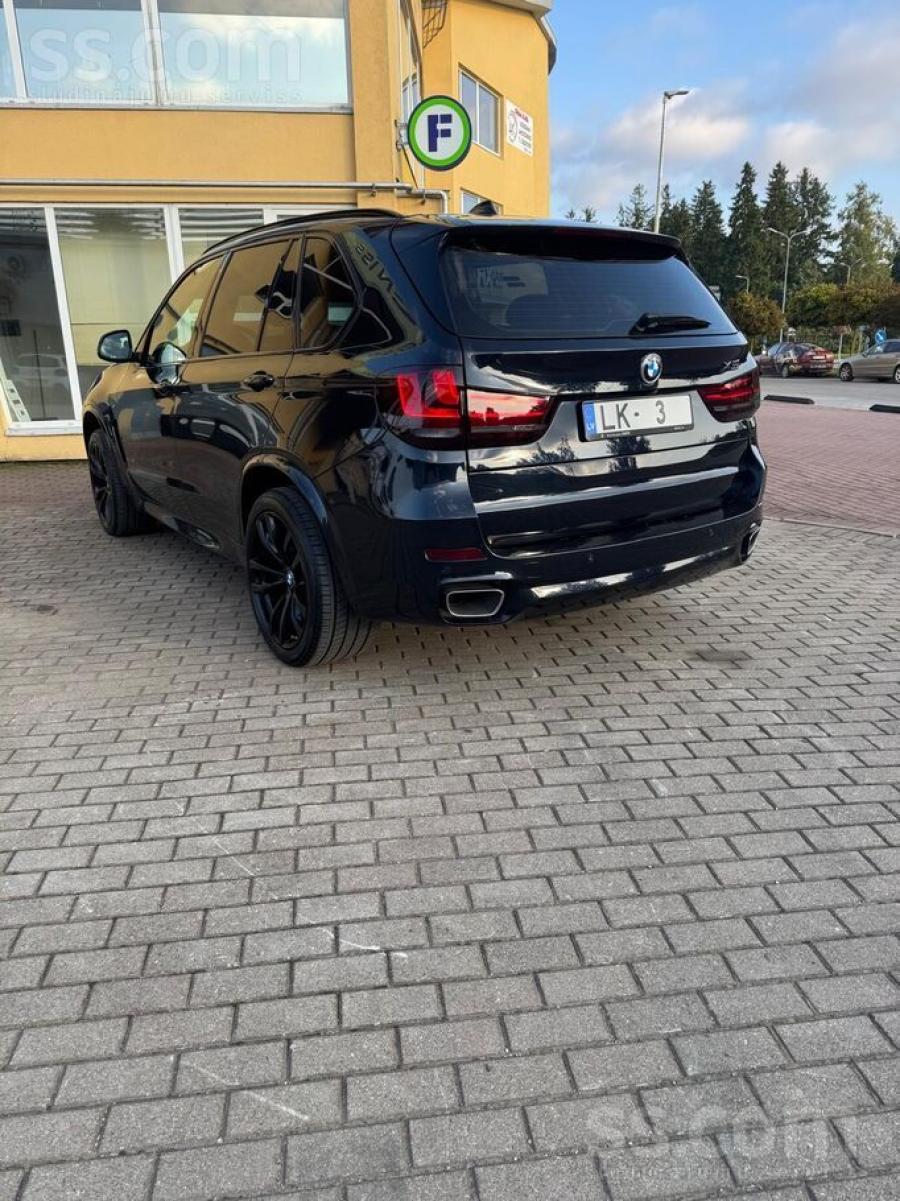 Blue BMW X5 2018 in Aizkraukle, with an engine capacity of 3.00 L and mileage of 219 thousand km for 25000 €, photo 8 on AUTOMOTO.COM.LV