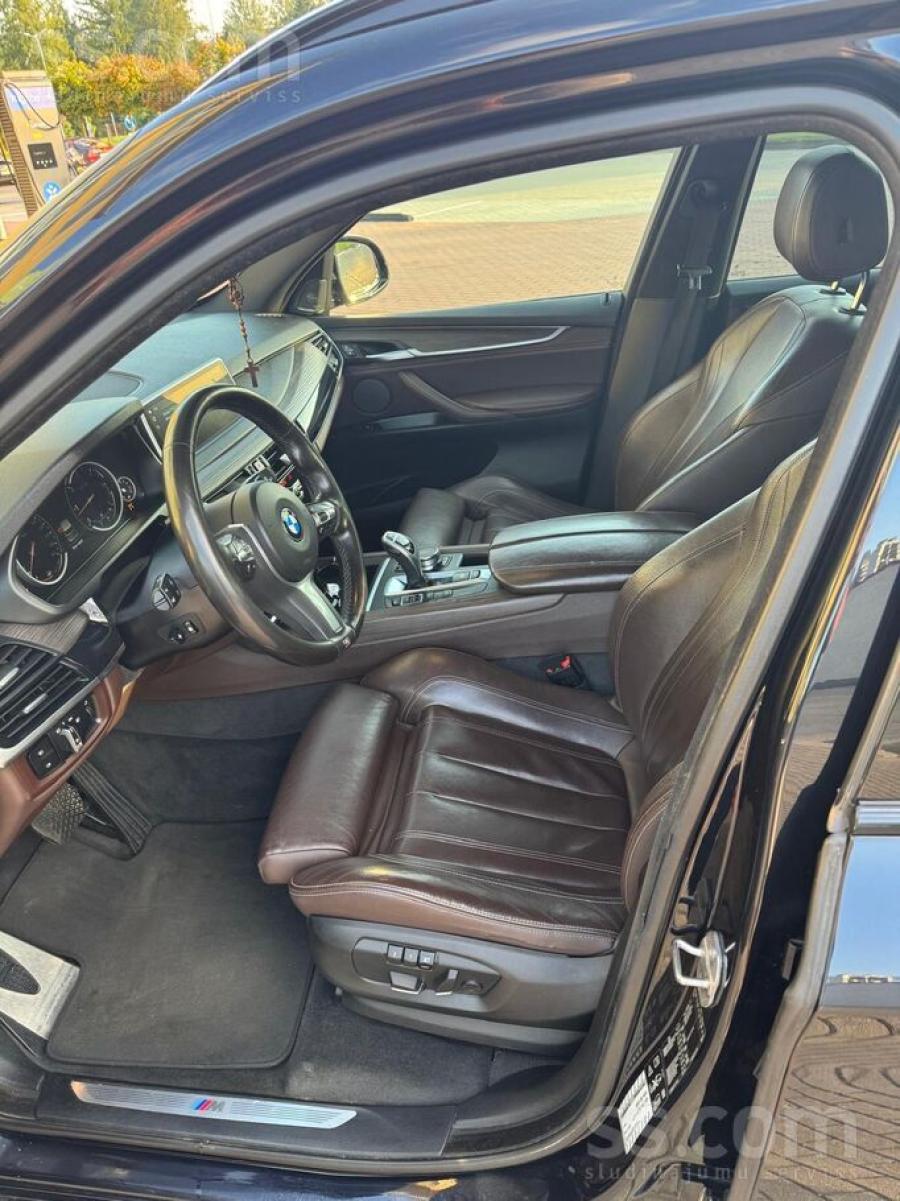 Blue BMW X5 2018 in Aizkraukle, with an engine capacity of 3.00 L and mileage of 219 thousand km for 25000 €, photo 11 on AUTOMOTO.COM.LV