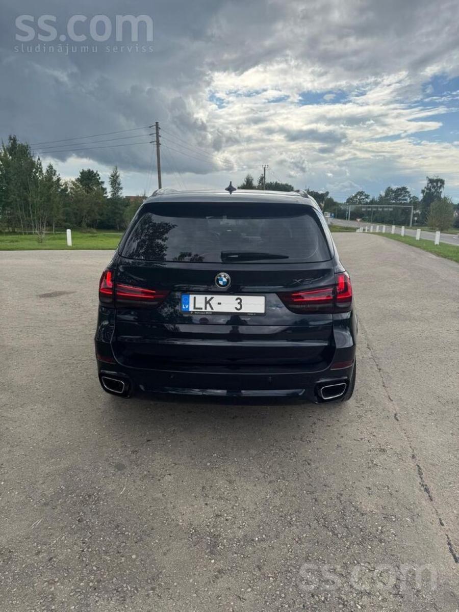 Blue BMW X5 2018 in Aizkraukle, with an engine capacity of 3.00 L and mileage of 219 thousand km for 23500 €, photo 6 on AUTOMOTO.COM.LV
