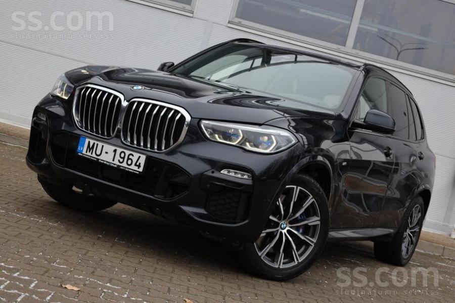 Blue BMW X5 2019 in Riga, with an engine capacity of 3.00 L and mileage of 0 thousand km for 39995 €, photo 2 on AUTOMOTO.COM.LV