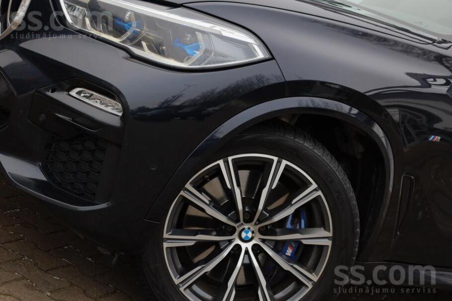 Blue BMW X5 2019 in Riga, with an engine capacity of 3.00 L and mileage of 0 thousand km for 39995 €, photo 3 on AUTOMOTO.COM.LV