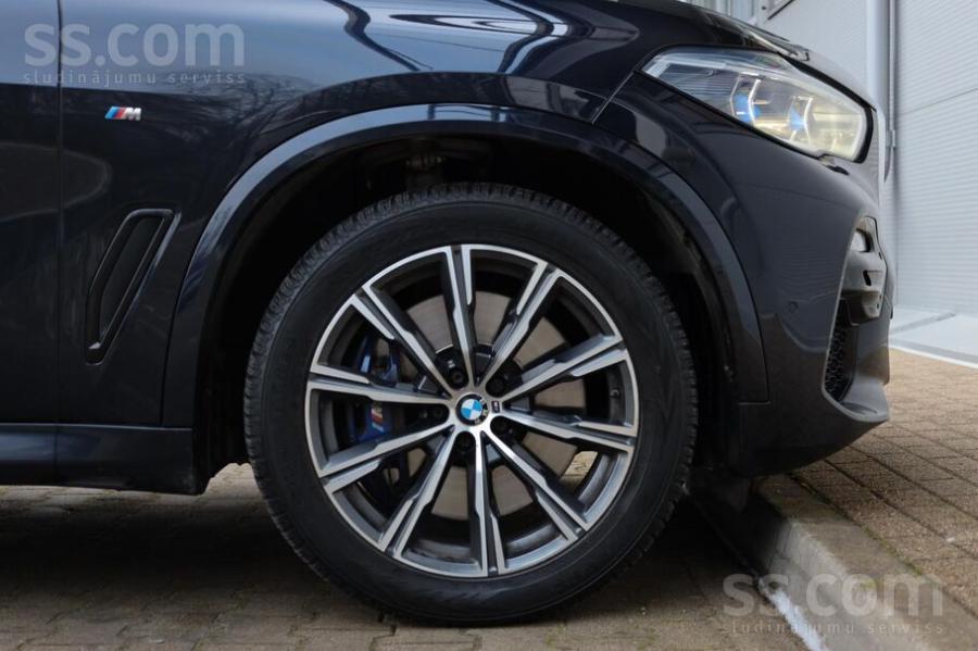 Blue BMW X5 2019 in Riga, with an engine capacity of 3.00 L and mileage of 0 thousand km for 39995 €, photo 13 on AUTOMOTO.COM.LV