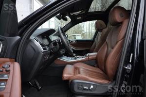 Blue BMW X5 2019 in Riga, with an engine capacity of 3.00 L and mileage of 0 thousand km for 39995 €, photo 17 on AUTOMOTO.COM.LV