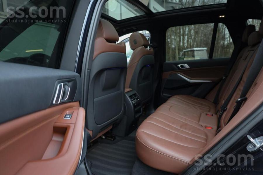 Blue BMW X5 2019 in Riga, with an engine capacity of 3.00 L and mileage of 0 thousand km for 39995 €, photo 21 on AUTOMOTO.COM.LV