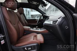 Blue BMW X5 2019 in Riga, with an engine capacity of 3.00 L and mileage of 0 thousand km for 39995 €, photo 25 on AUTOMOTO.COM.LV