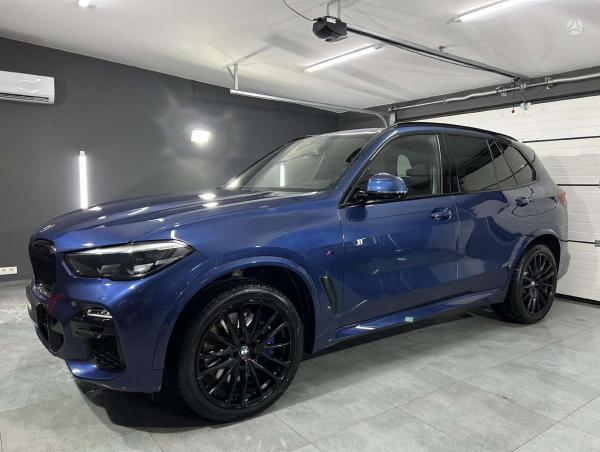 Blue BMW X5 2019 in Utena, with an engine capacity of 2.99 L and mileage of 224 thousand km for 36950 €, photo 1 on AUTOMOTO.COM.LV