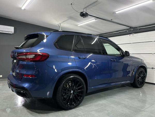 Blue BMW X5 2019 in Utena, with an engine capacity of 2.99 L and mileage of 224 thousand km for 36950 €, photo 2 on AUTOMOTO.COM.LV