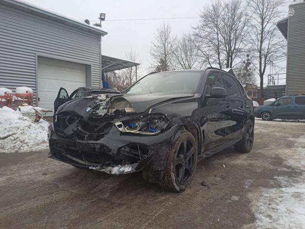 Blue BMW X5 2019 in Kaunas, with an engine capacity of 2.99 L and mileage of 235 thousand km for 24999 €, photo 1 on AUTOMOTO.COM.LV