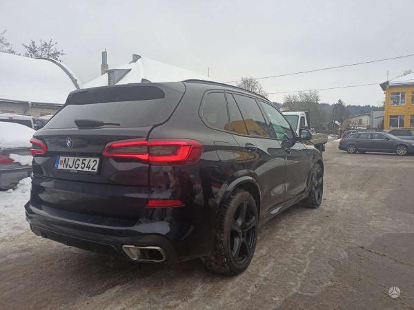 Blue BMW X5 2019 in Kaunas, with an engine capacity of 2.99 L and mileage of 235 thousand km for 24999 €, photo 4 on AUTOMOTO.COM.LV